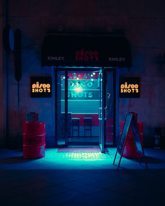 From Dream to Cheers: Comprehensive Guide to Opening a Successful Bar